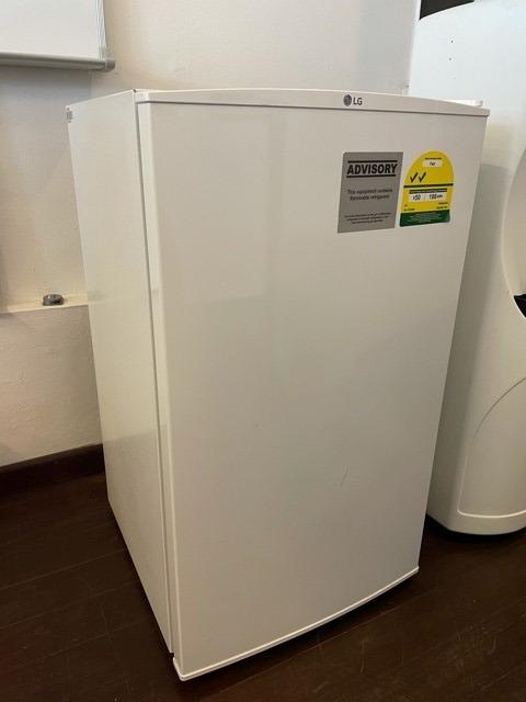LG mini fridge 90 Liter GL-131SQW White Built-in freezer Refrigerator ...