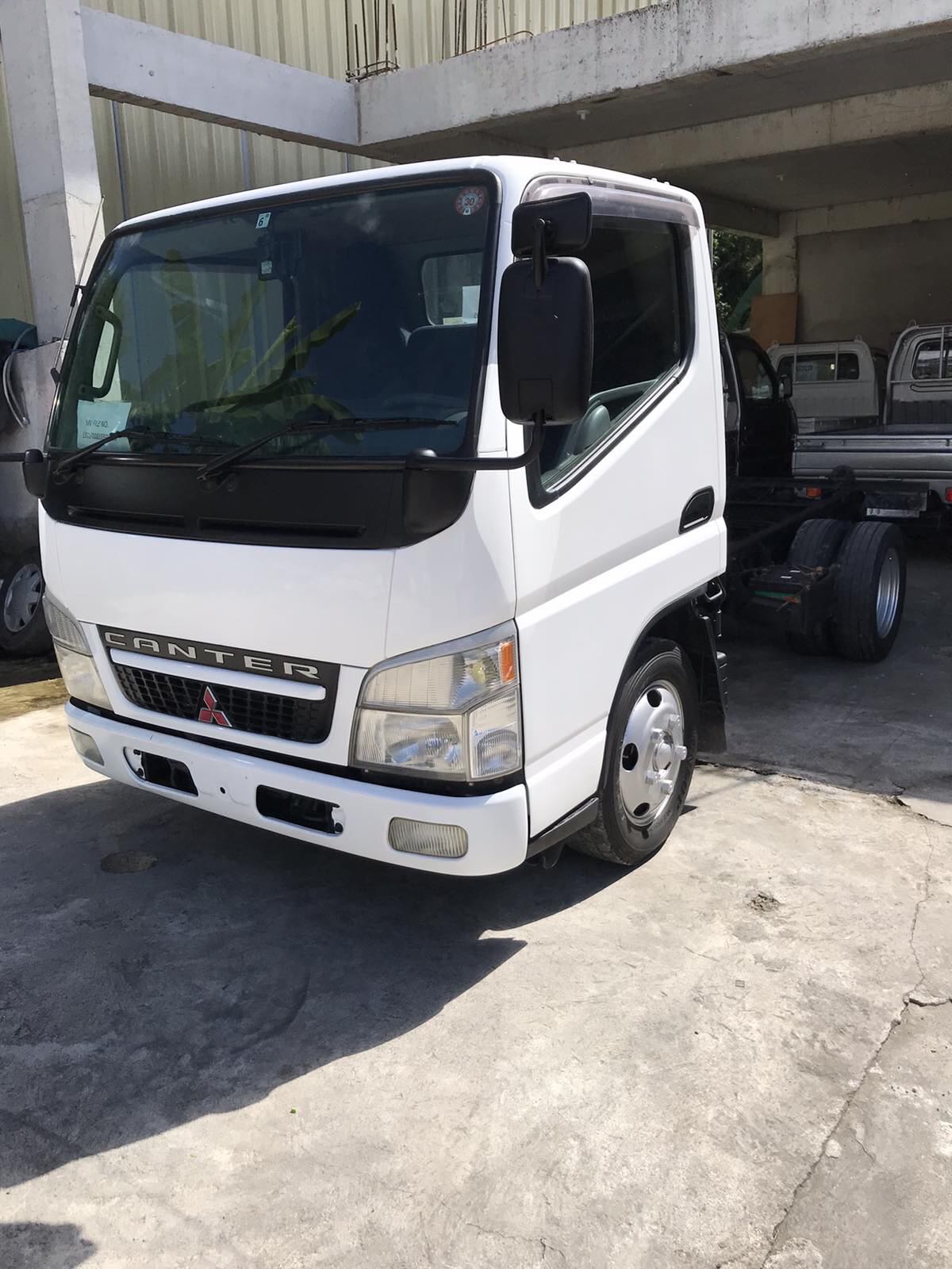 Mitsubishi Fuso Canter Isuzu Elf Giga, Special Vehicles, Heavy Vehicles ...