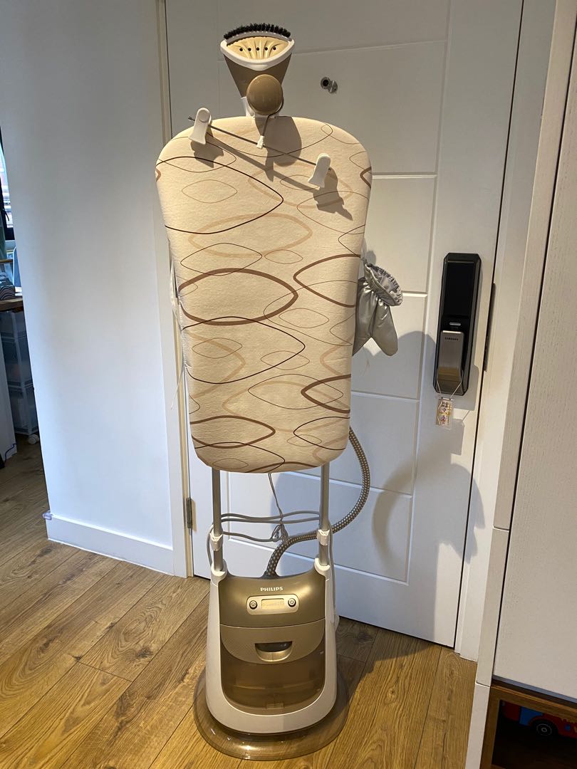 Philips ProTouch 2-in-1 蒸氣掛熨機 GC618/60, 家庭電器, 熨斗及掛熨機 - Carousell