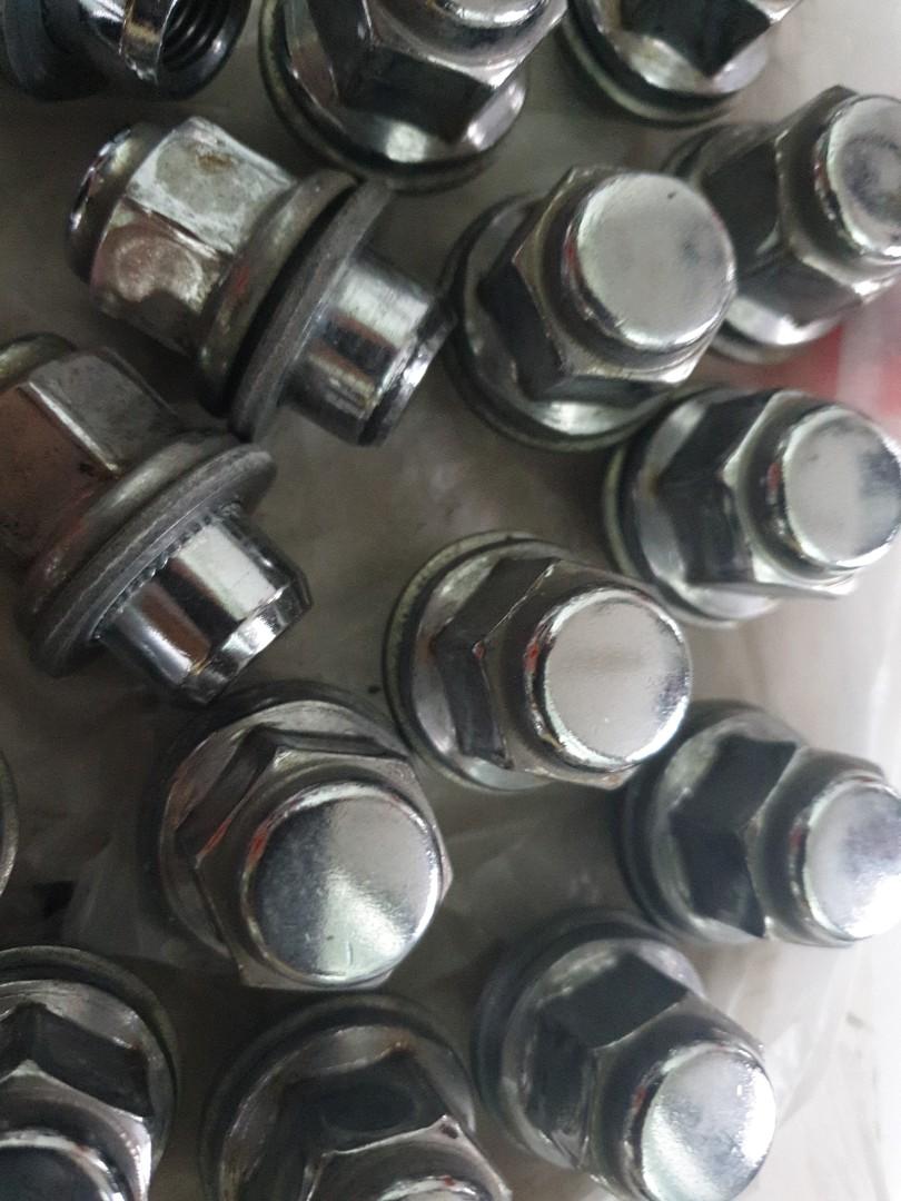 Toyota vios nut for original sport rim, Auto Accessories on Carousell