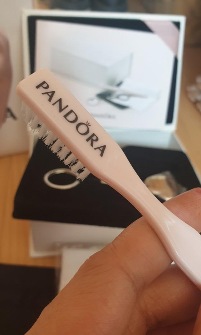 Authentic Pandora Limited Edition Cleaning Kit, Women's Fashion ...