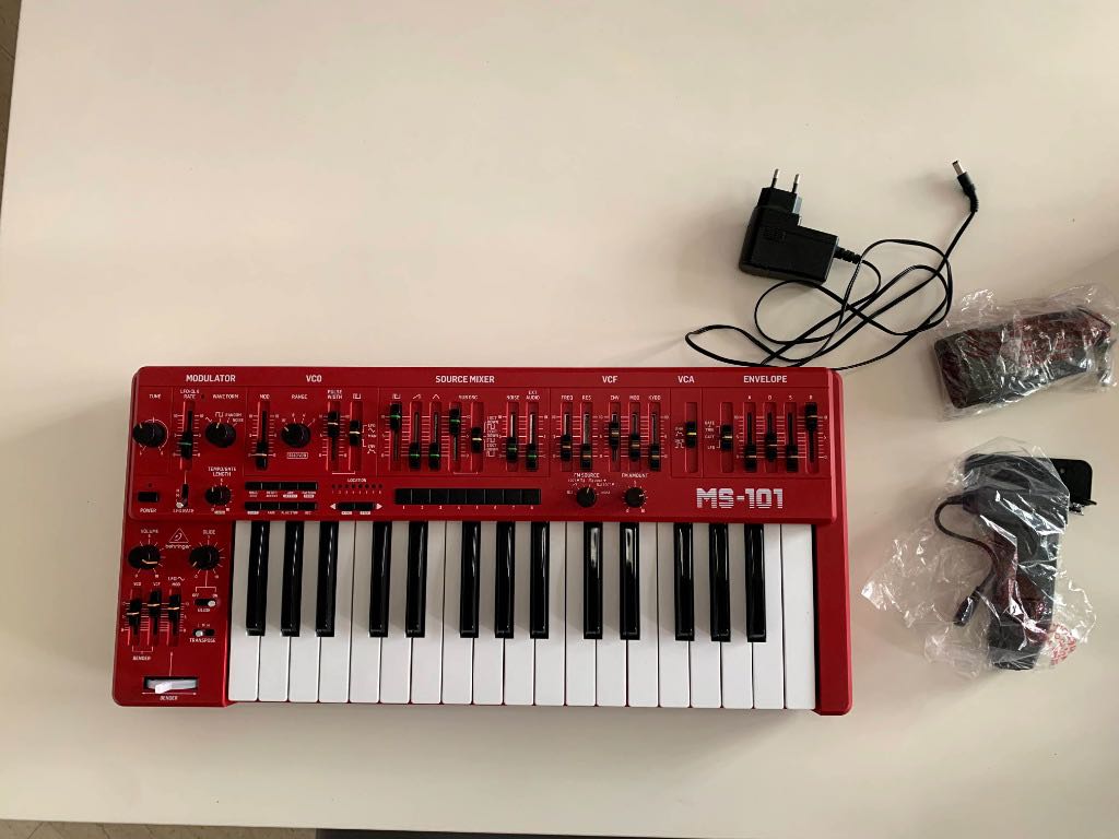 Behringer MS-1 / MS-101 Analog Synthesizer, Music & Media, Music ...