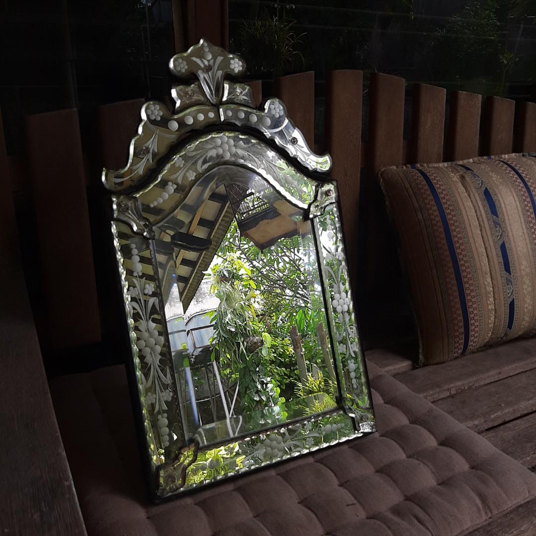 Kaca antik, Antik, Lainnya di Carousell