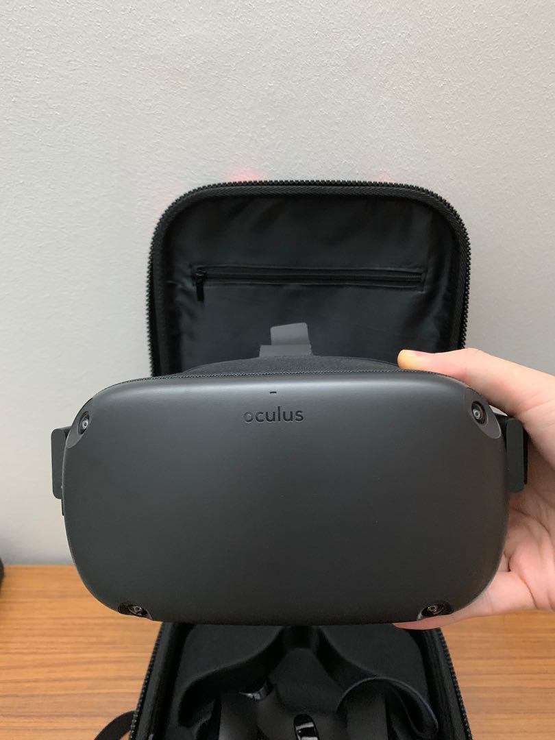 Oculus Quest 64 GB with box and face foam, Video Gaming, Gaming ...
