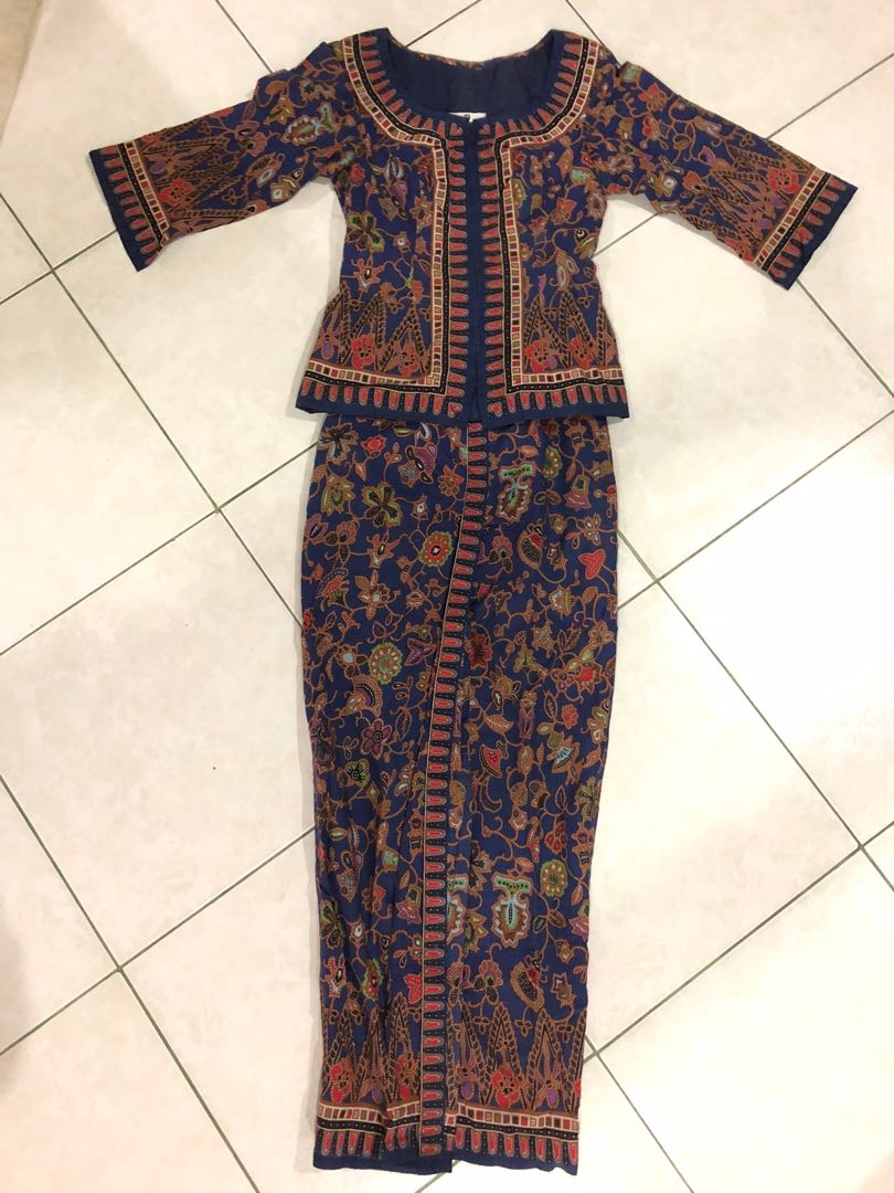 SQ Original Cabin Crew Uniform, Women's Fashion, New Undergarments ...