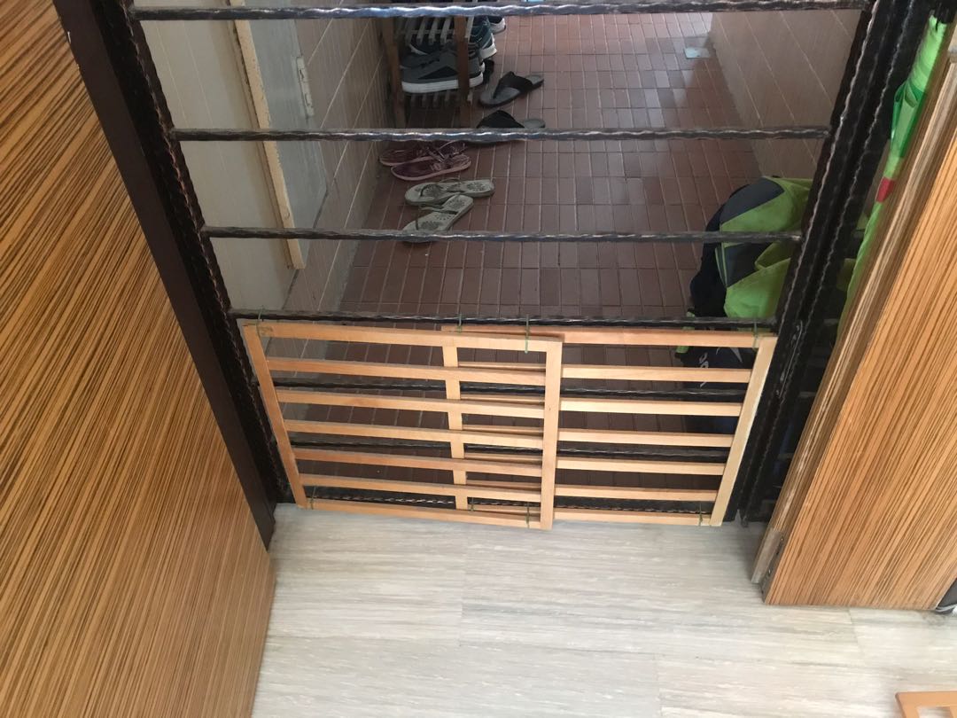 Wooden grate shelf rack, Furniture, Shelves & Drawers on Carousell