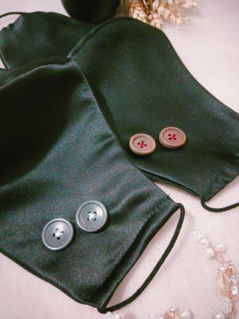 Groom mask, Health & Nutrition, Face Masks & Face Shields on Carousell