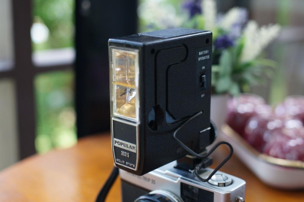 Vintage Film Camera flash - Popular 330S Solid State Flash, Photography ...