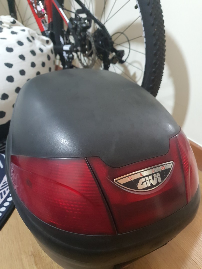 Givi slim box with base plate with bolts and nuts (no key), Motorcycles ...