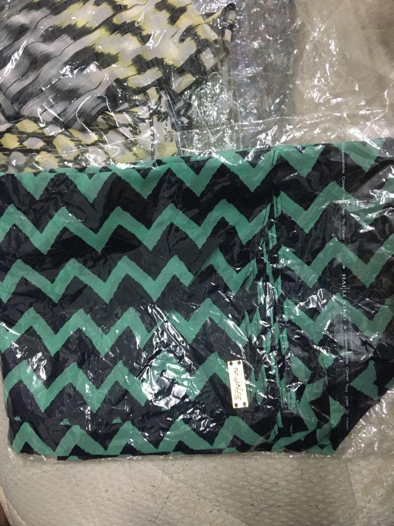 Neelofa, Women's Fashion, Muslimah Fashion, Hijabs on Carousell