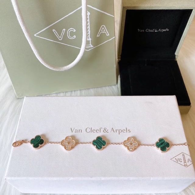 Van cleef bracelet emerald green and off white (preorder japan ...