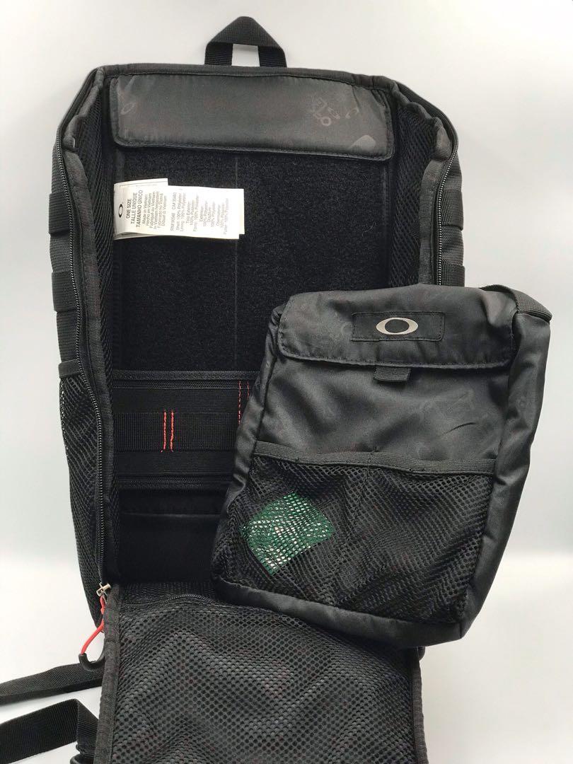 Oakley Extractor Sling Pack, Men's Fashion, Bags, Sling Bags on Carousell