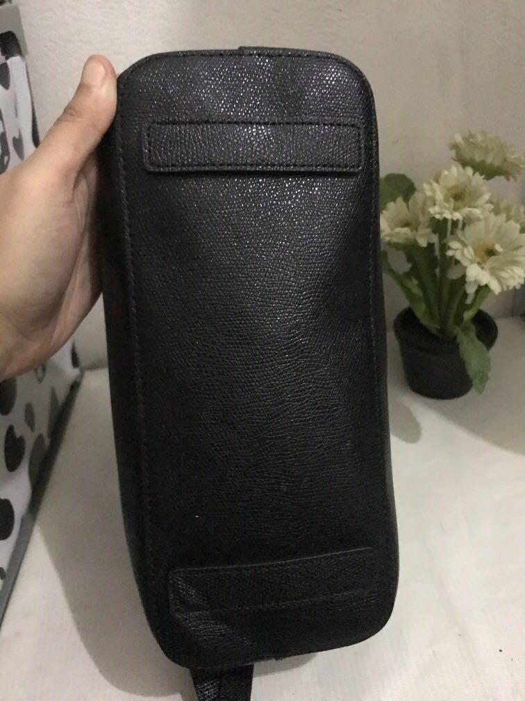 SALE...Vincis Bench model alma, Barang Mewah, Tas & Dompet di Carousell