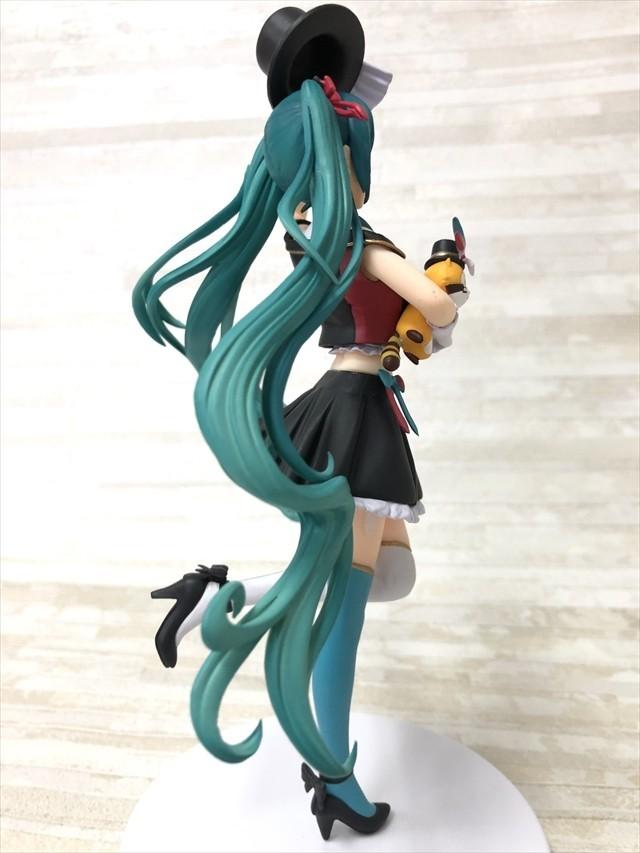 Hatsune Miku X Rascal Special figure, Toys & Games, Bricks & Figurines ...