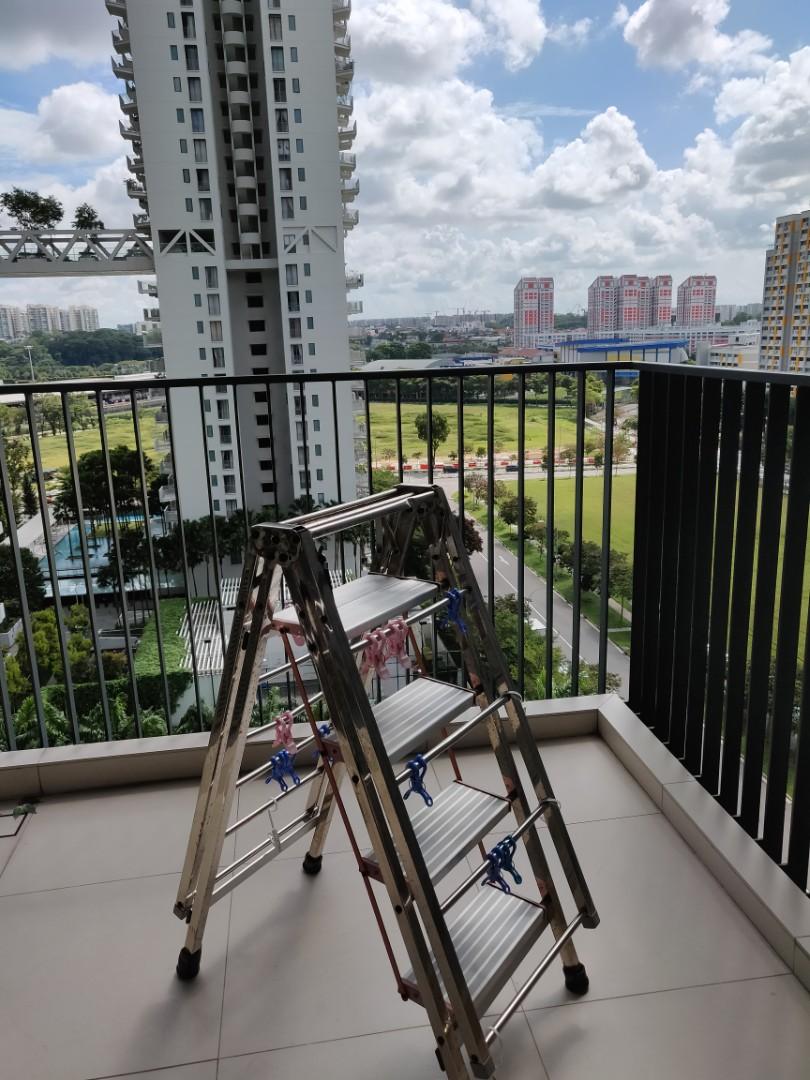 Laundry / clothes hanger drying rack and steps / ladder, Furniture ...