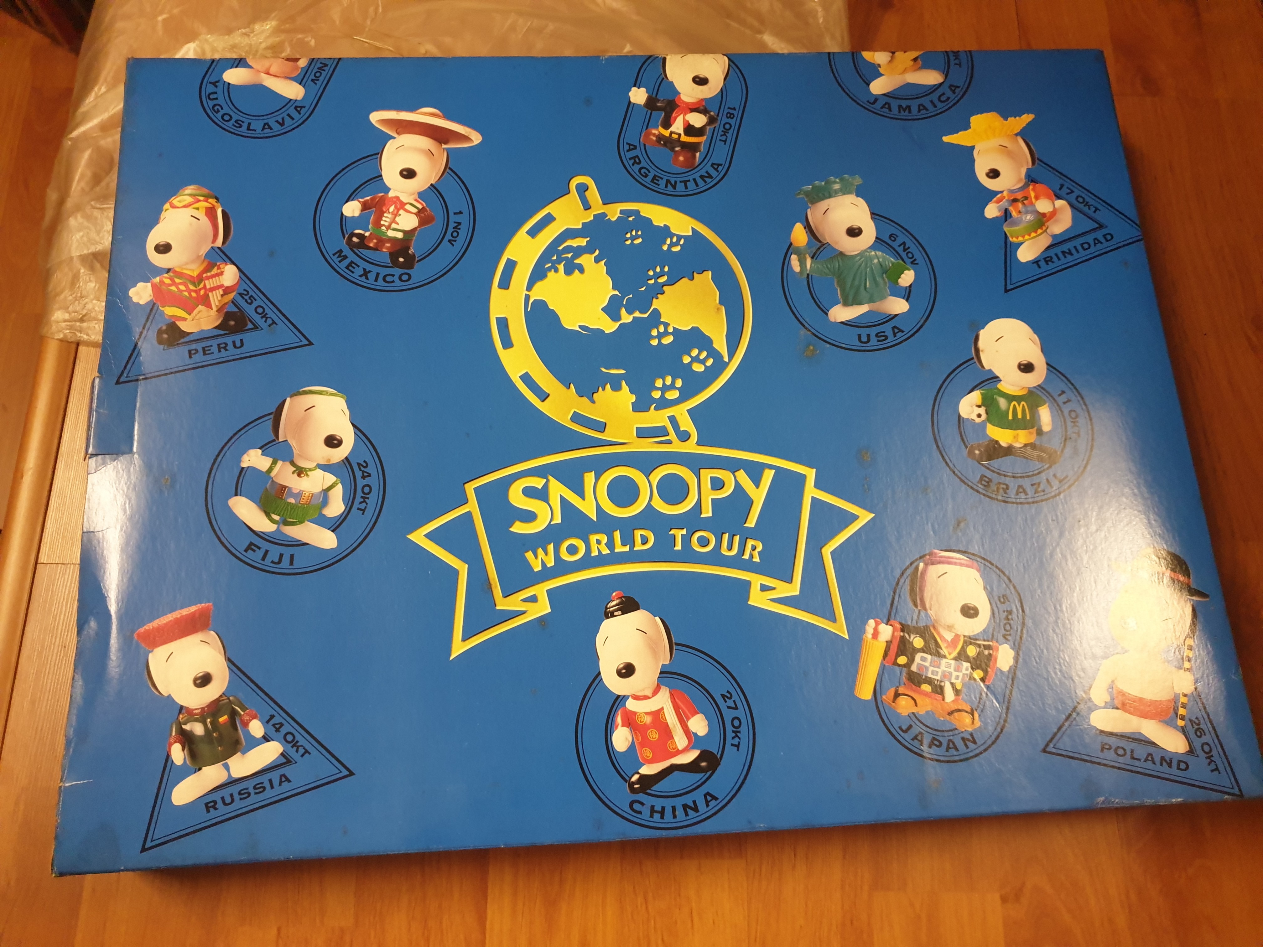 Snoopy World Tour - Vintage complete set, Hobbies & Toys, Toys & Games ...