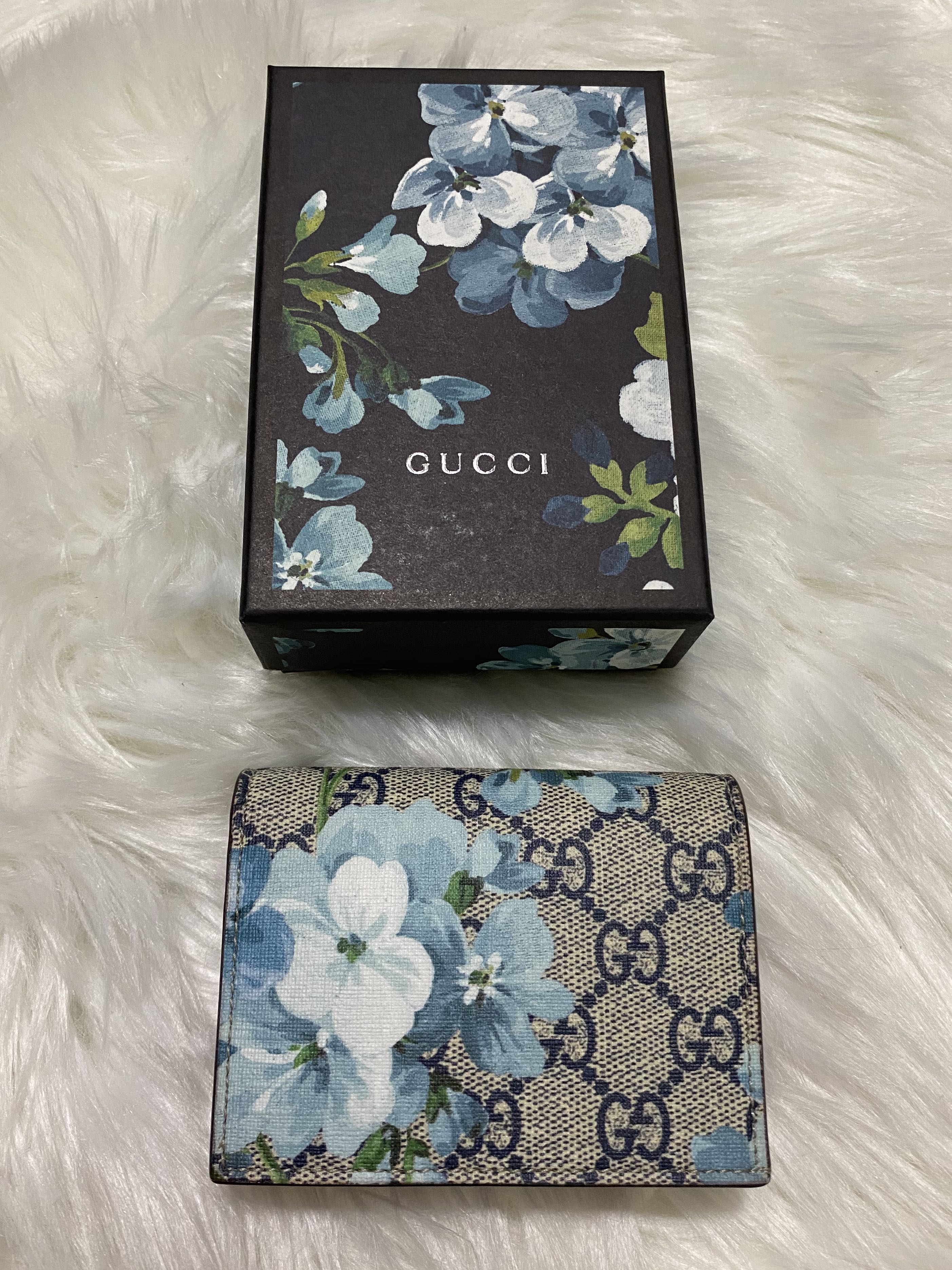 Gucci Blooms Small Wallet, Luxury, Bags & Wallets on Carousell