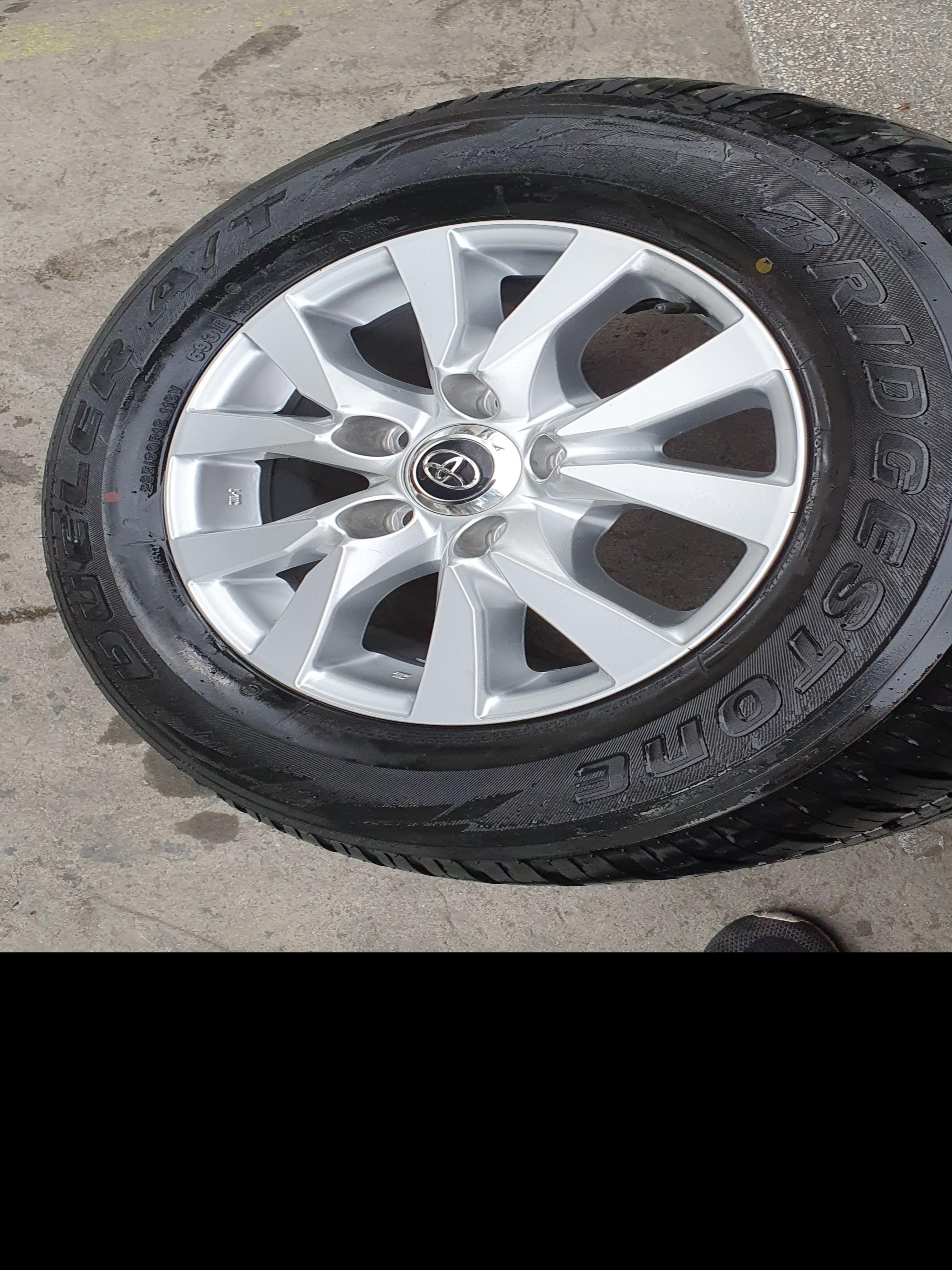 LC200 5h land cruiser premium like new Mags Tires 285 r 18 Bridgestone ...