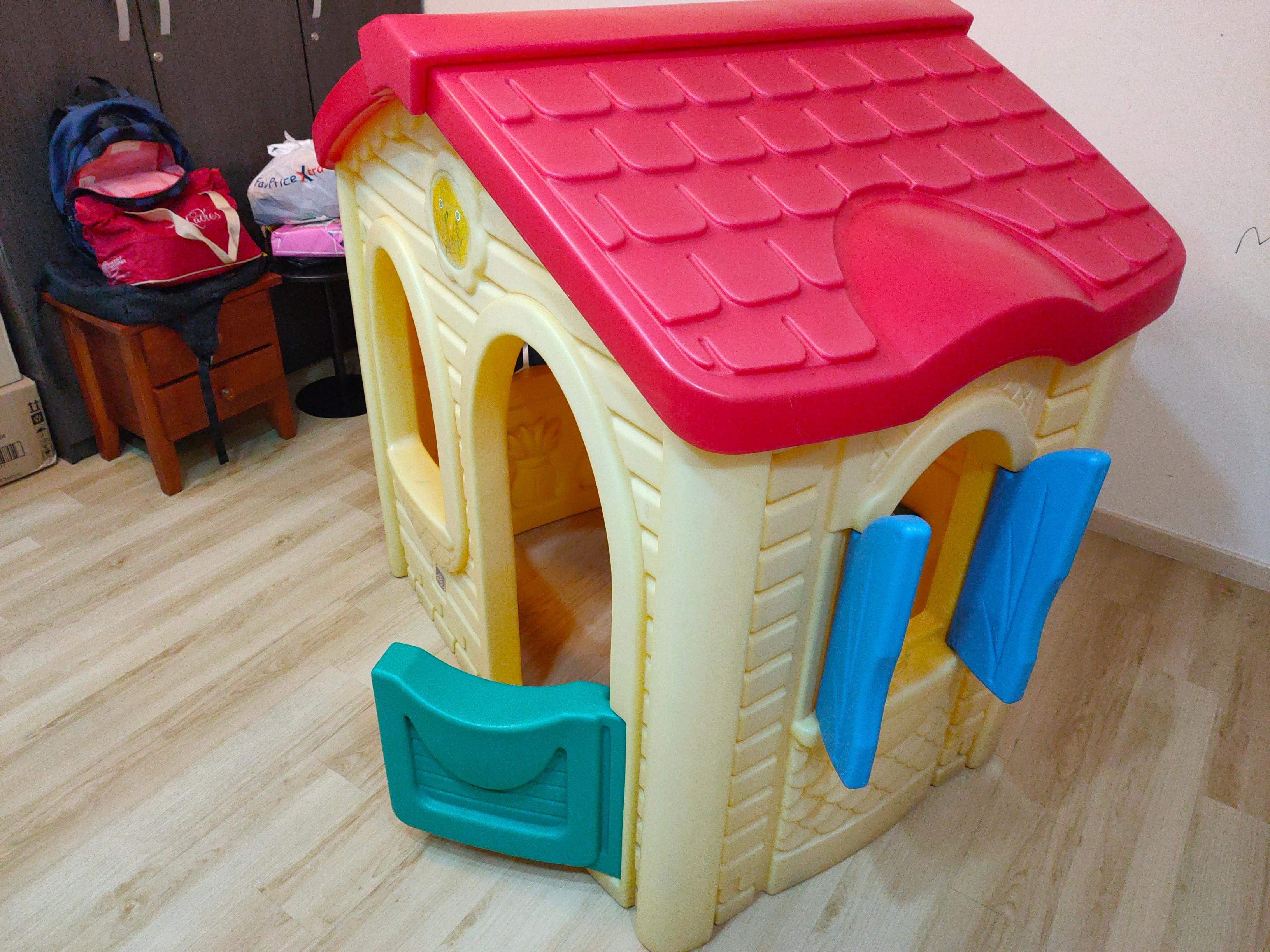 Step 2 play house, Toys & Games, Others on Carousell