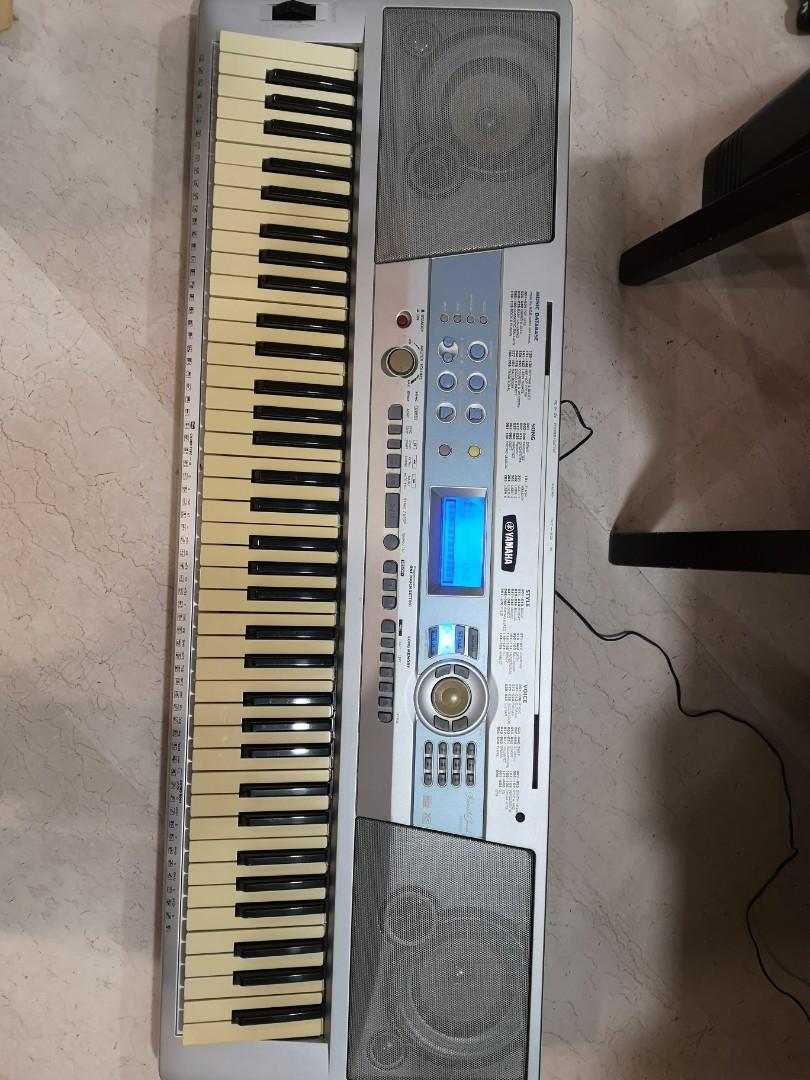 Yamaha Portable Grand DGX-200, Hobbies & Toys, Music & Media, Musical ...