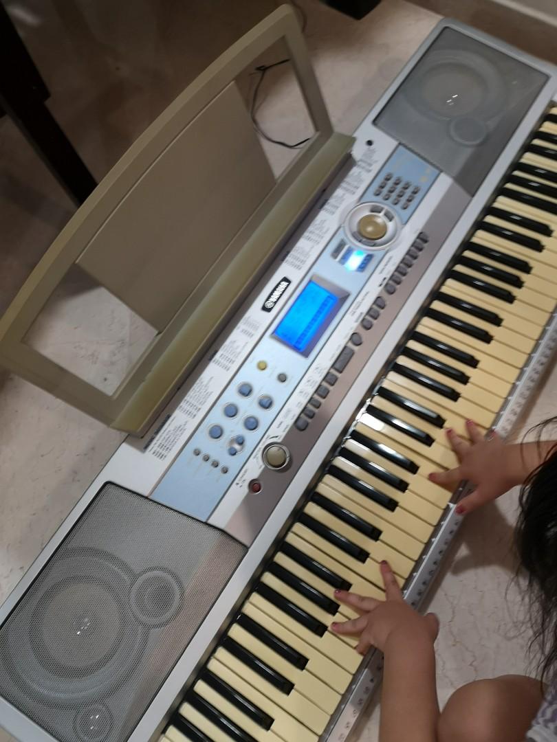 Yamaha Portable Grand DGX-200, Hobbies & Toys, Music & Media, Musical ...