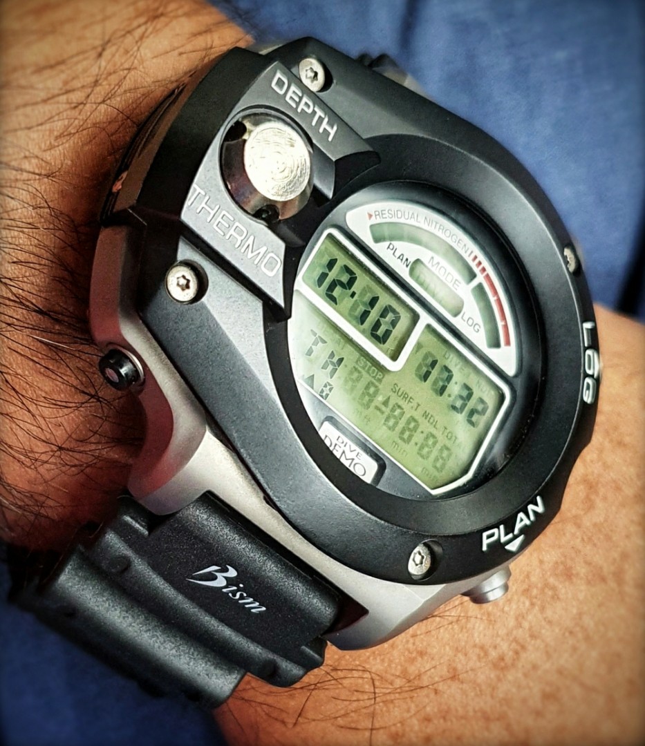 Bism Validus Dive Demo (vintage dive computer, NOS, fullset), Mobile ...