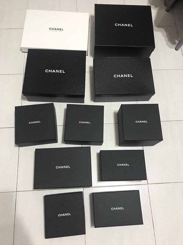 全新Chanel紙盒Paper box（天地蓋附絲帶）, 名牌, 手袋及銀包 - Carousell