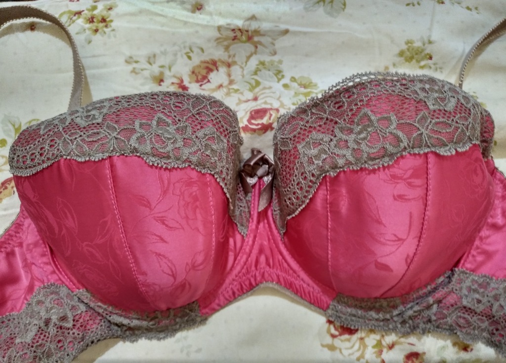 65HH Comexim Half Cup Bra 30FF/G on Carousell