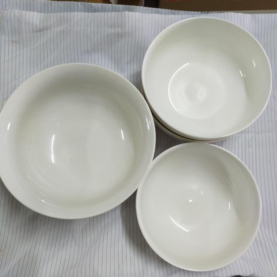 DAISO White Bowls 16cm 15cm, Furniture & Home Living, Kitchenware ...