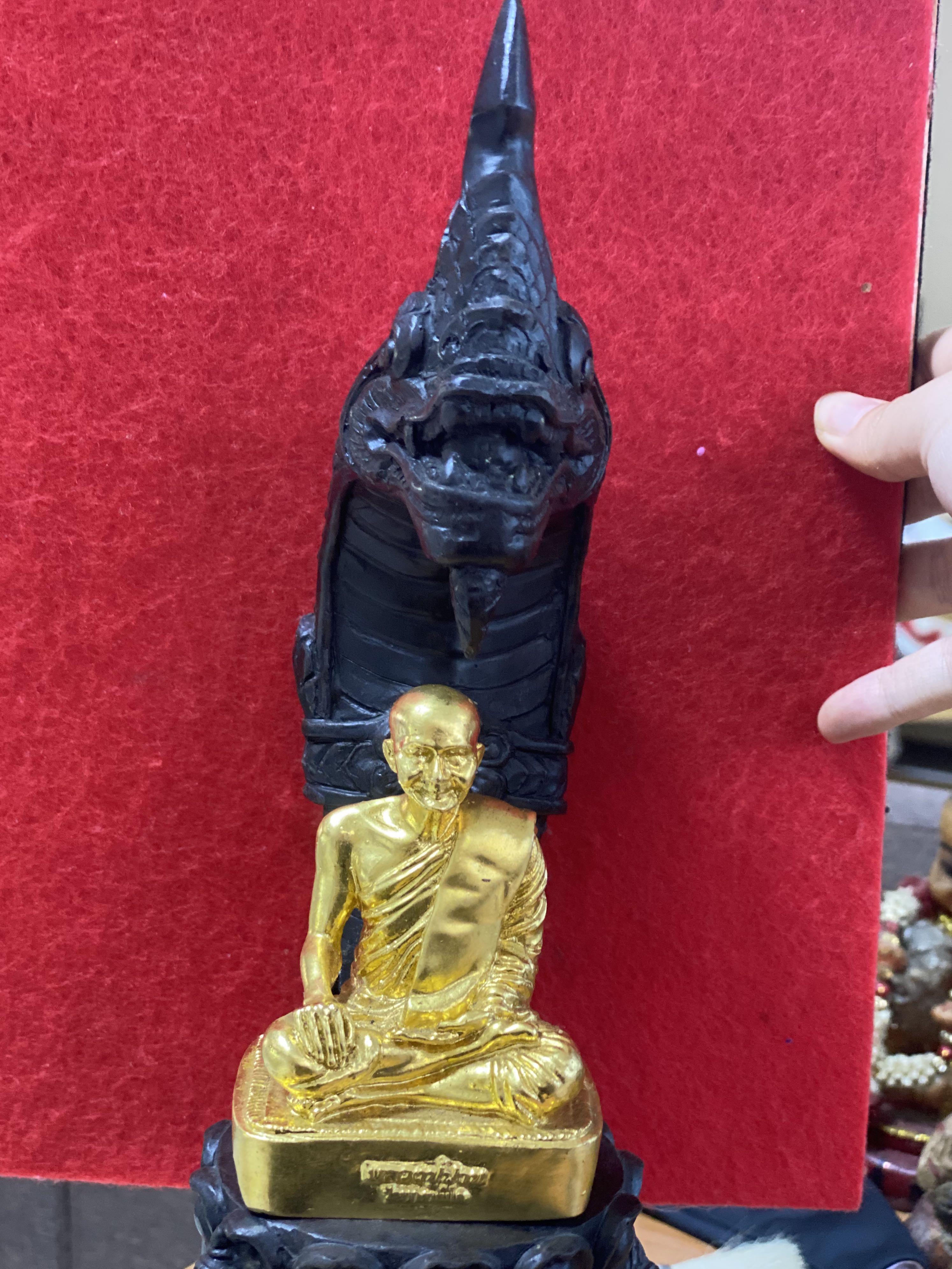 Dragon LP thuad Statue Stand, Hobbies & Toys, Memorabilia ...