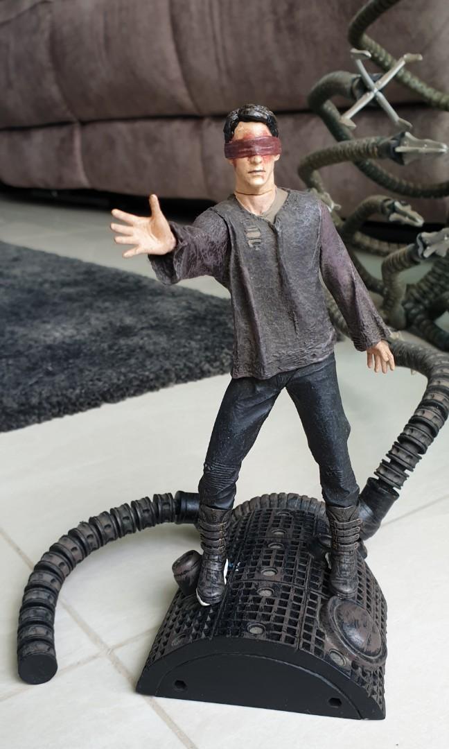 Mcfarlane Matrix Sentinel with Neo set, Hobbies & Toys, Toys & Games on ...