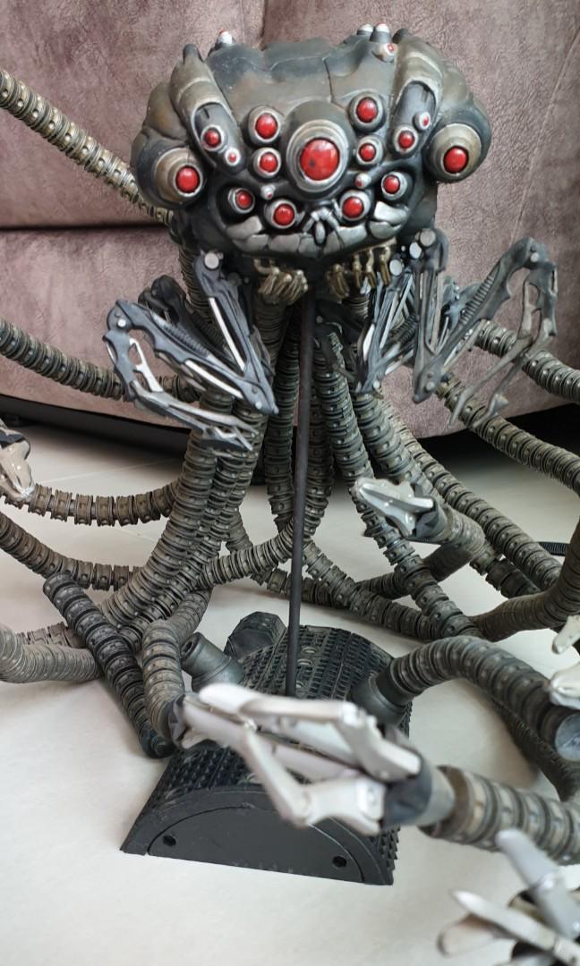 Mcfarlane Matrix Sentinel with Neo set, Hobbies & Toys, Toys & Games on ...