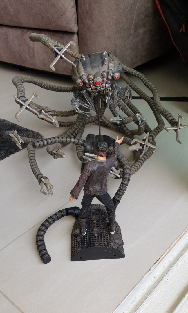 Mcfarlane Matrix Sentinel with Neo set, Hobbies & Toys, Toys & Games on ...