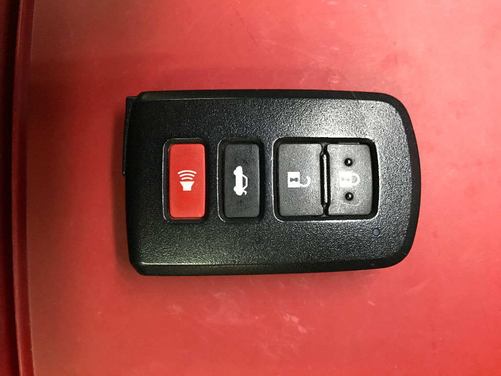 Used Toyota Altis smart key, Car Accessories, Accessories on Carousell