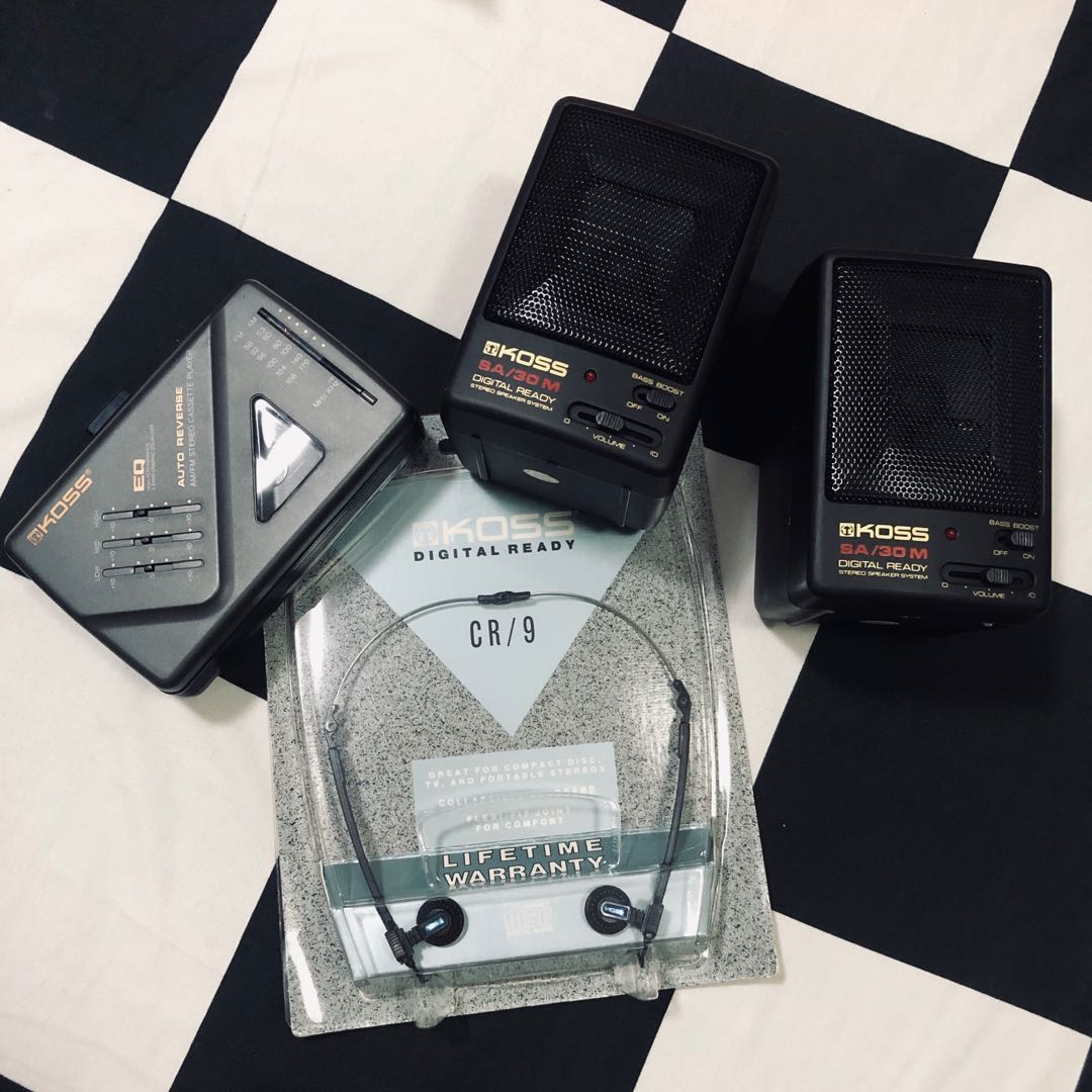 Koss PP110 Walkman Cassette Player with Mini Speakers, Hobbies & Toys ...