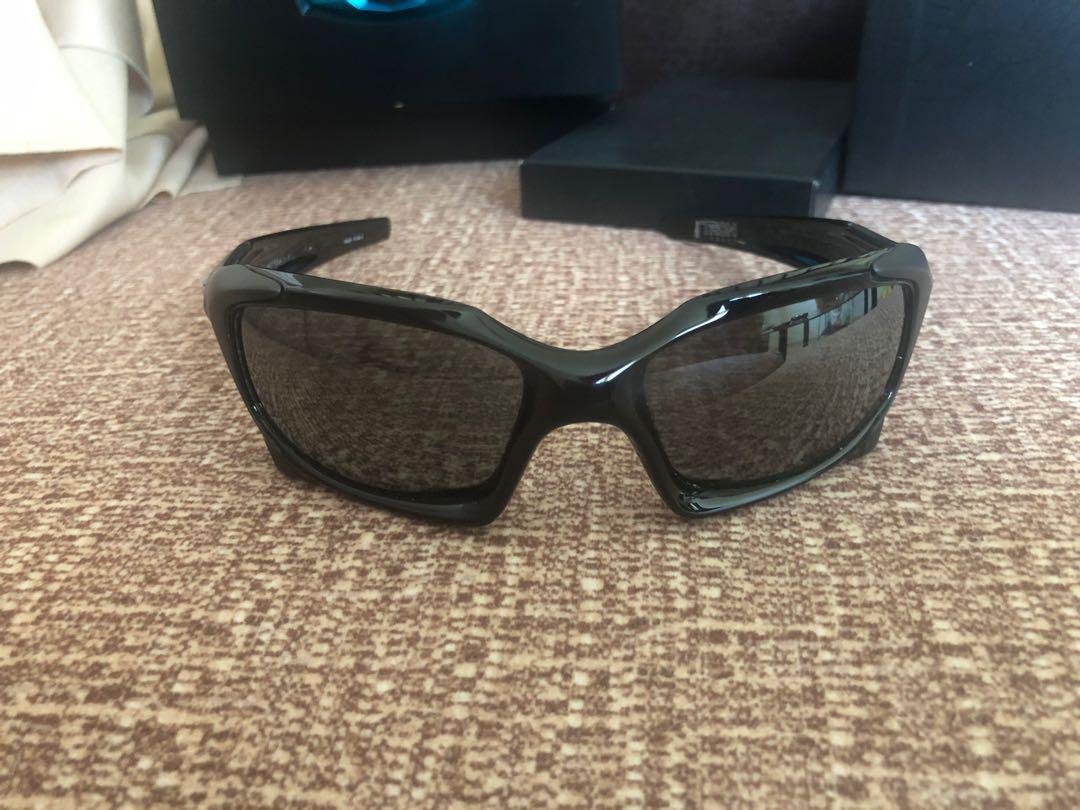 Oakley Pitboss Tron Limited Edition, Men's Fashion, Watches ...