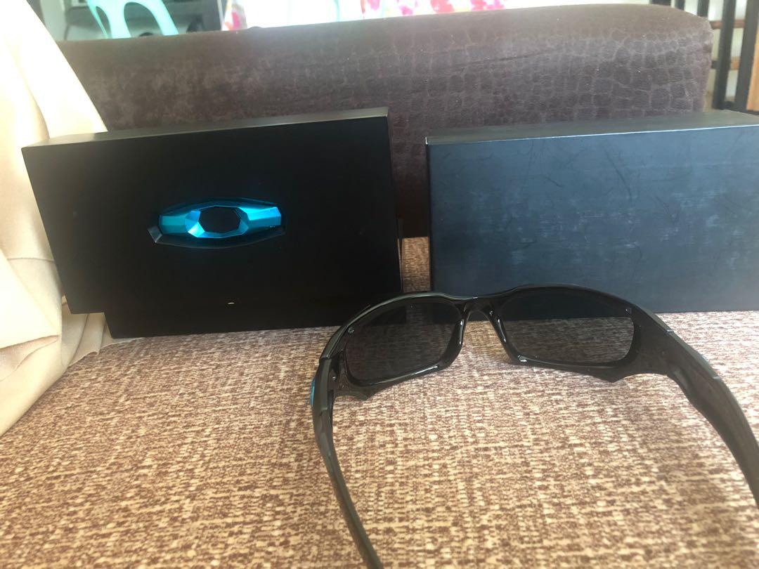 Oakley Pitboss Tron Limited Edition, Men's Fashion, Watches ...