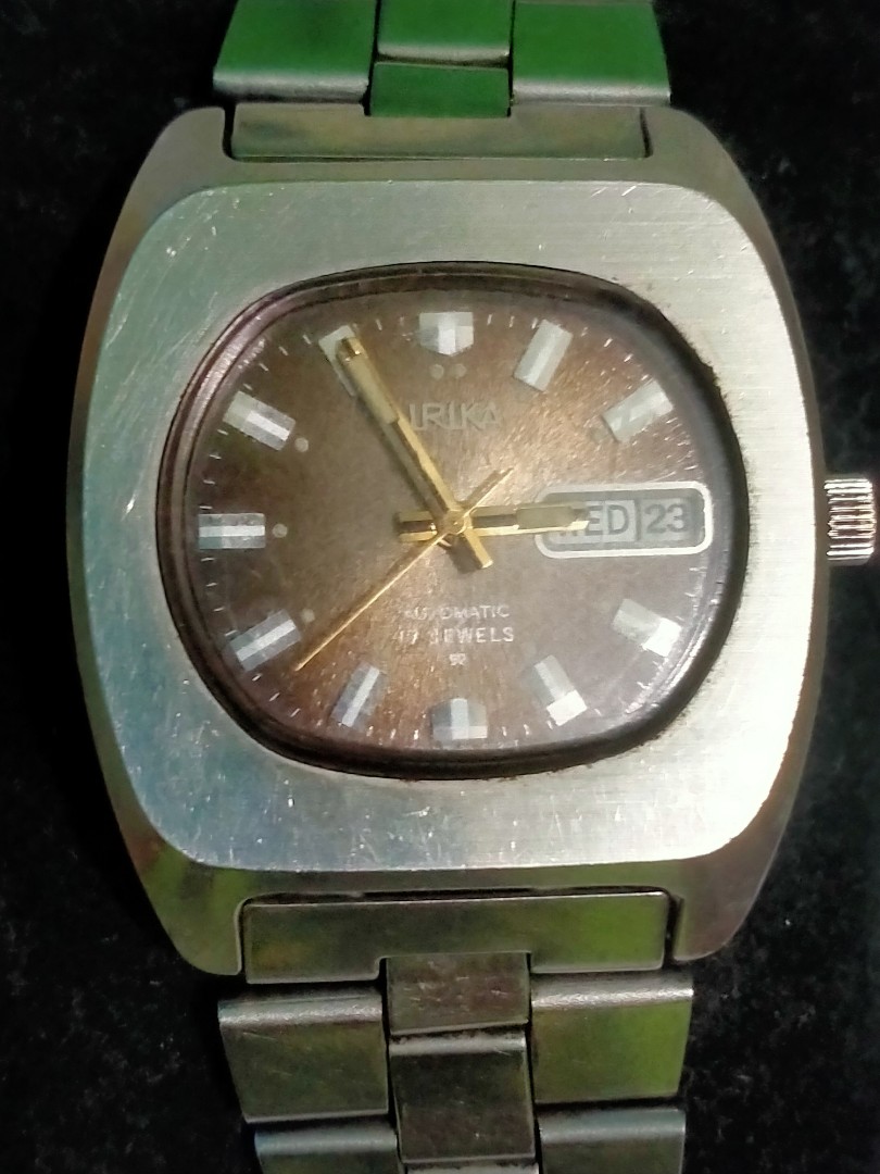 vintage Urika automatic, Women's Fashion, Jewelry & Organizers ...