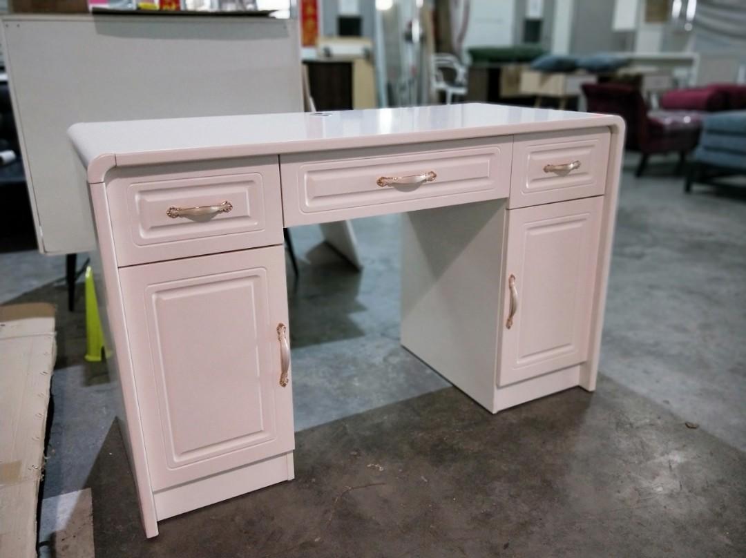 RAENER Victorian Writing Desk, Furniture, Tables & Chairs on Carousell