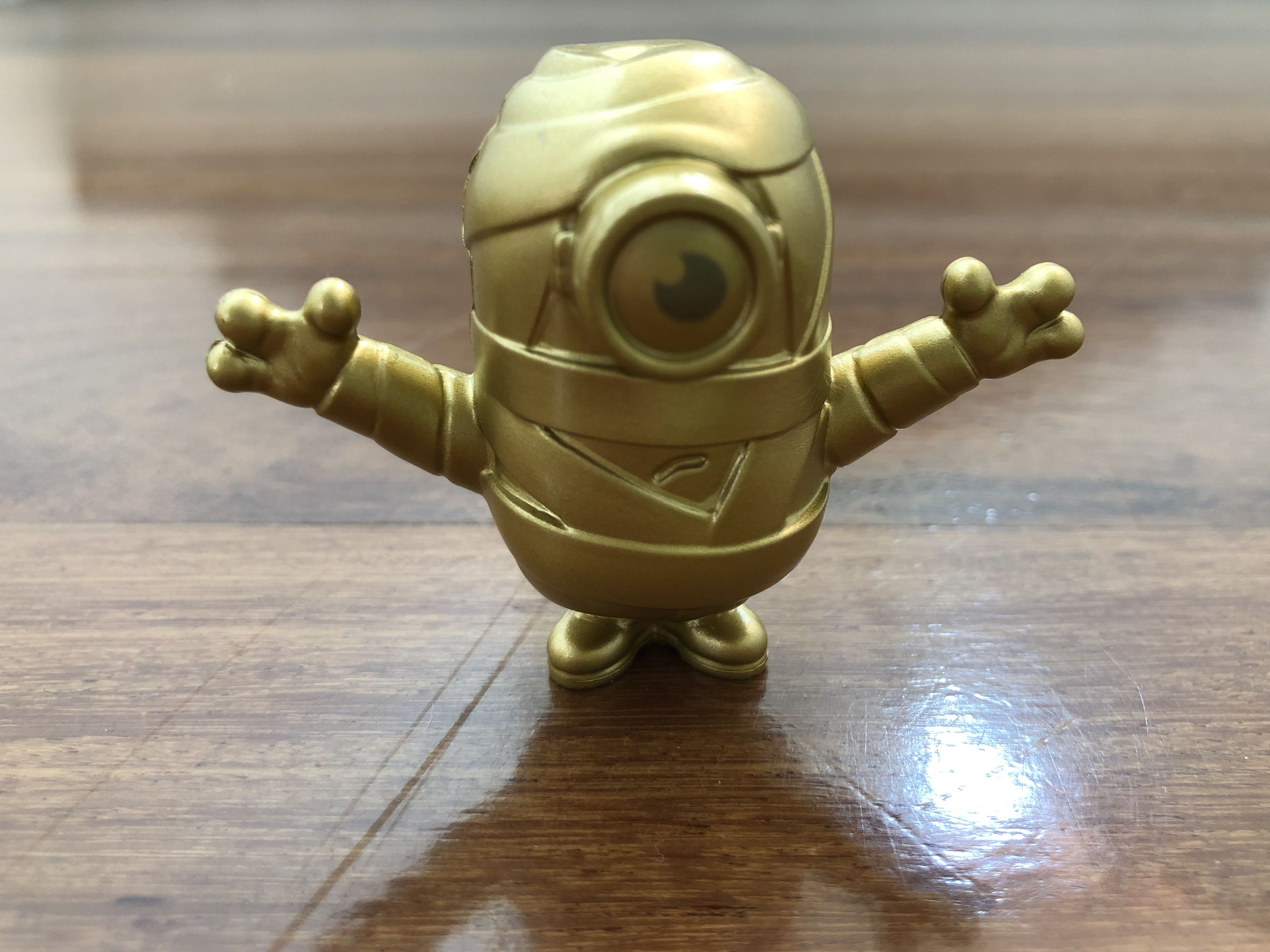 Full 35 Pieces Happy Meal GOLD Minion Toys, Hobbies & Toys ...