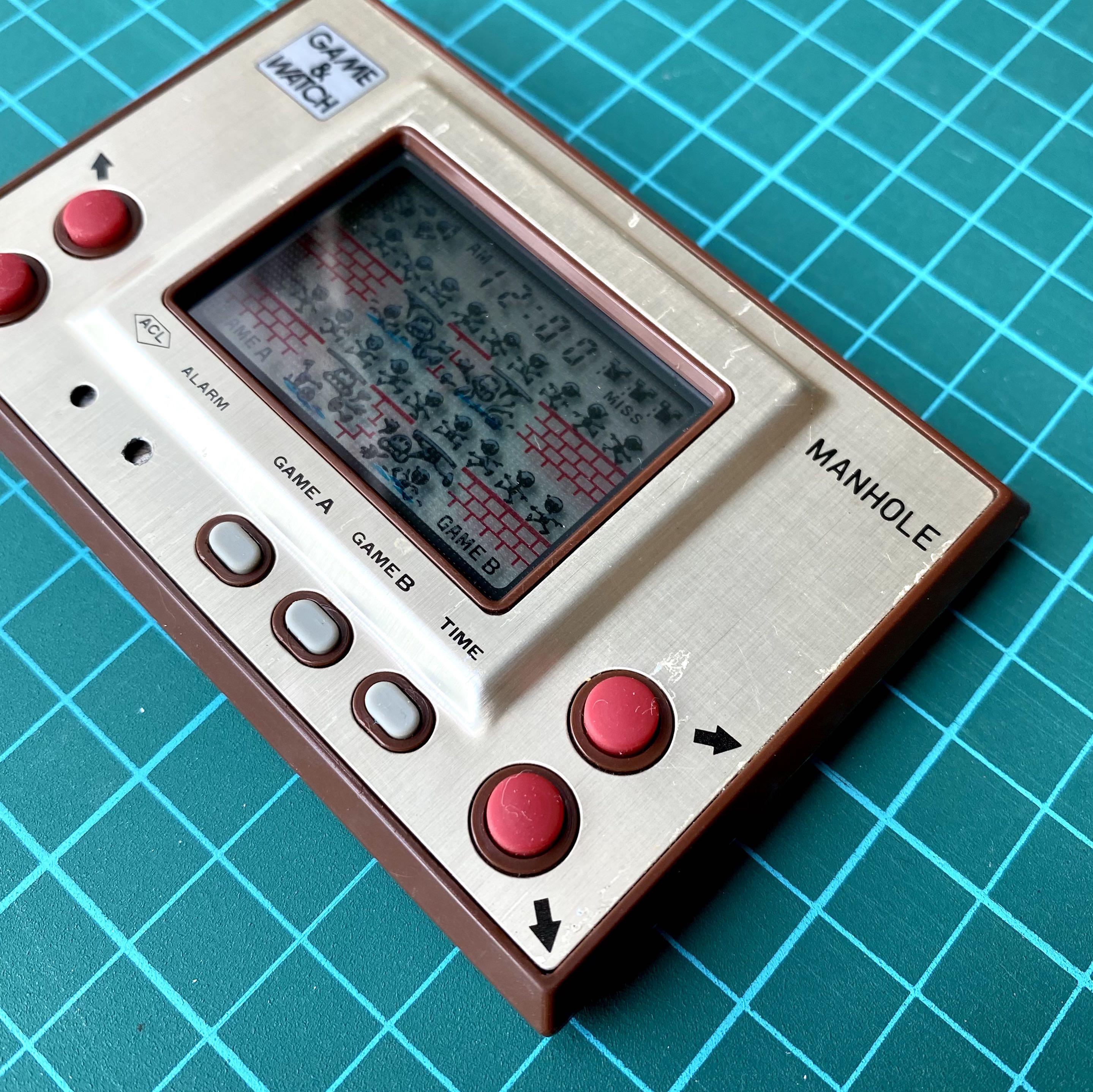 Manhole - Vintage 1981 Game & Watch (Gold-series), Hobbies & Toys ...