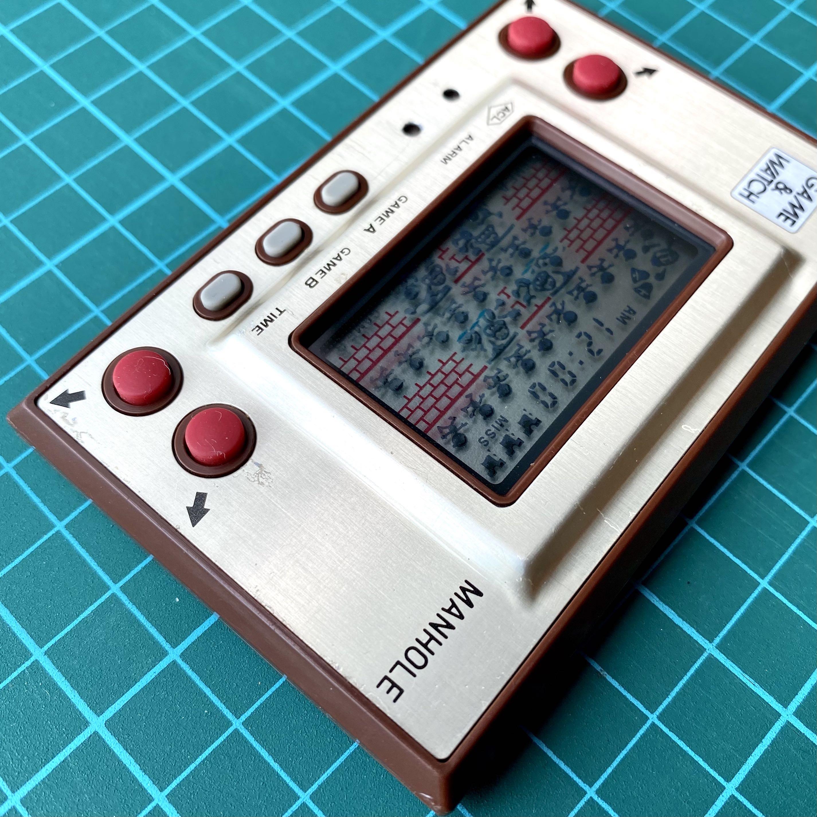 Manhole - Vintage 1981 Game & Watch (Gold-series), Hobbies & Toys ...