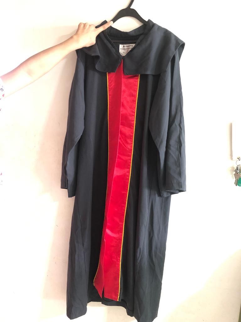 Temasek polytechnic graduation gown, Men's Fashion, Tops & Sets, Formal ...