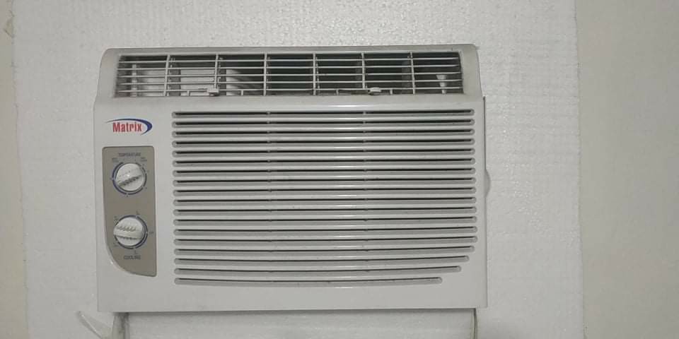 0.5hp matrix window type airconditioner, TV & Home Appliances, Air ...