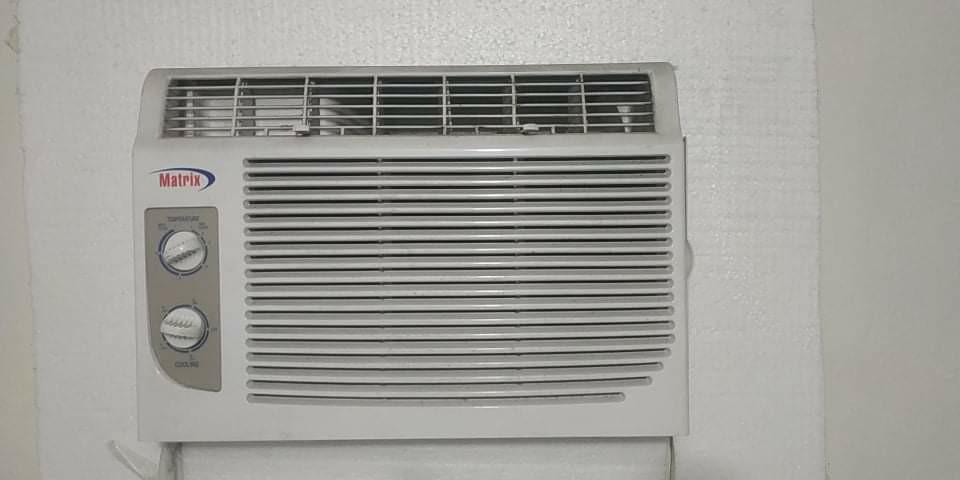 0.5hp matrix window type airconditioner, TV & Home Appliances, Air ...