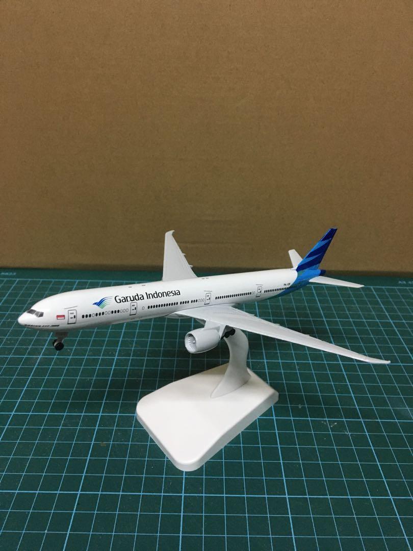 1:400 Garuda Indonesia Boeing 777-300ER, Hobbies & Toys, Toys & Games ...