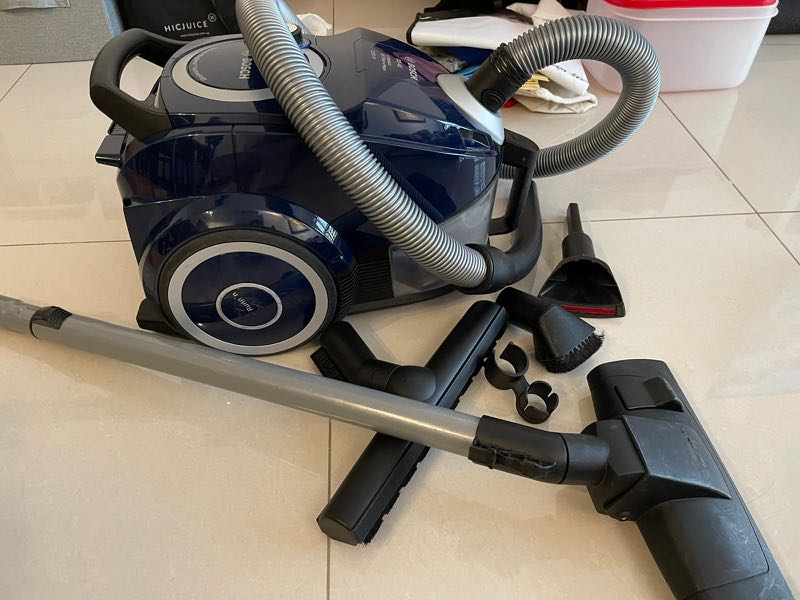 BOSCH GS-40 Bagless vacuum cleaner, TV & Home Appliances, Vacuum ...