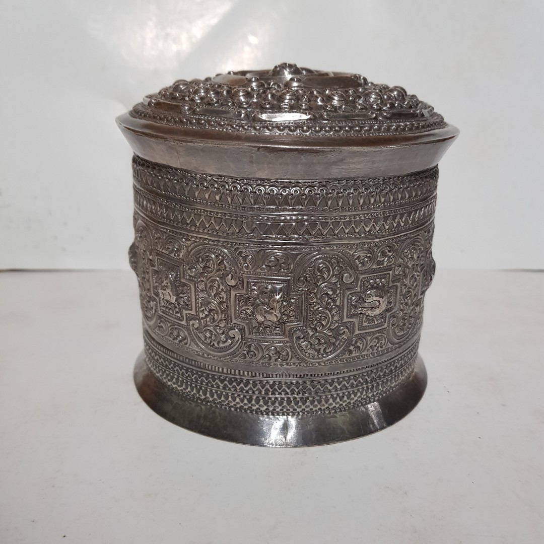 Silver Malay Chinese peranakan embossed container, Hobbies & Toys ...