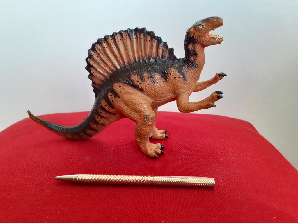 Spinosaurus Figure Carnegie Collection 1992, Hobbies & Toys ...