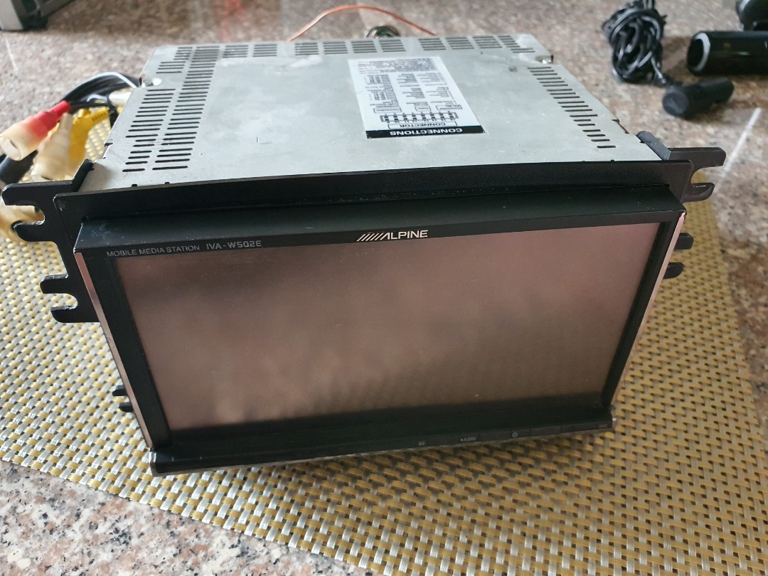 Pre-owned Alpine 7" DVD head unit player IVA W-502-E, Car Accessories ...
